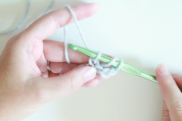 How to Crochet 5 Basic Crochet Stitches {free guide!} - dc and hdc ...