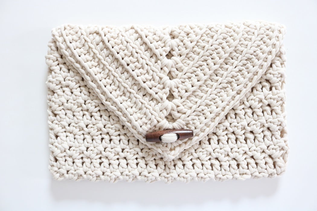 Easy Crochet Clutch Purse Pattern - A BOX OF TWINE