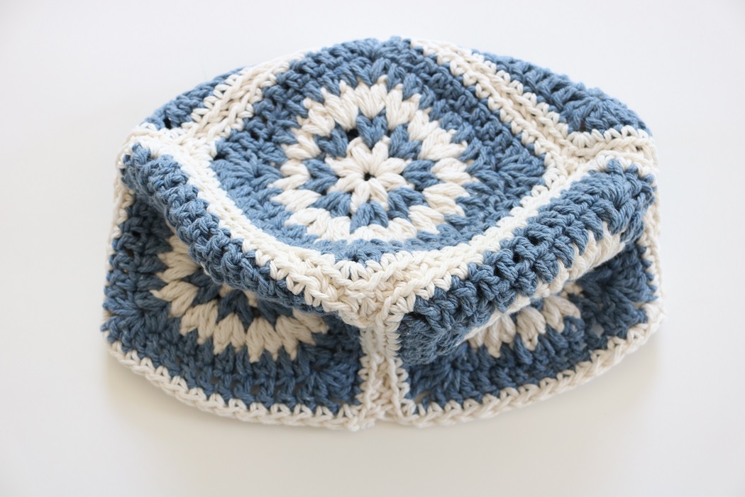 {FREE} Granny Square Bucket Hat Crochet Pattern - A BOX OF TWINE
