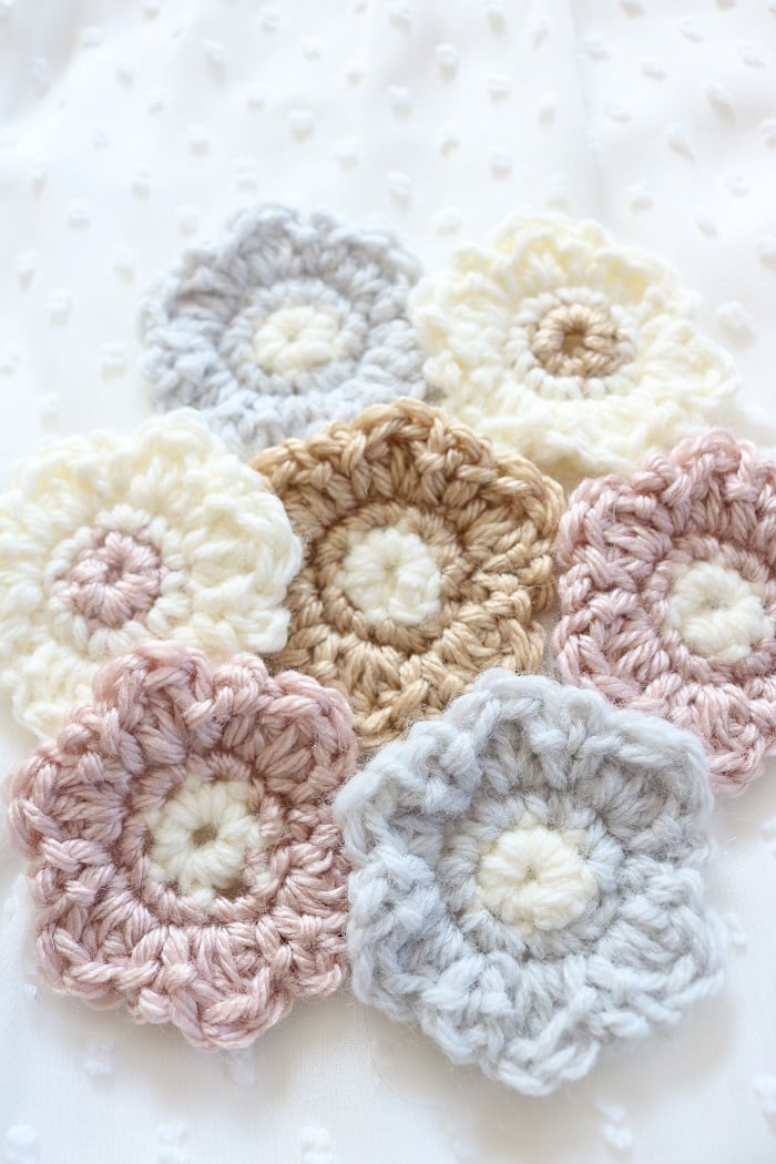 How to Crochet Small Flowers Great for Beginners - A BOX OF TWINE