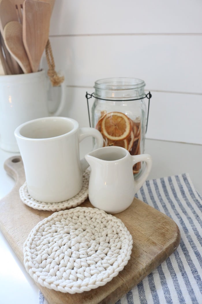 How to Crochet Coasters for Beginners {FREE Pattern} - A BOX OF TWINE