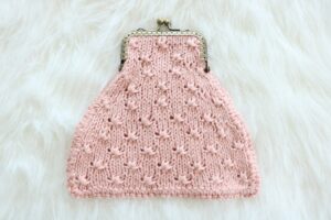 Easy Knit Coin Purse Pattern {FREE!} - A BOX OF TWINE